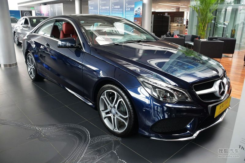 奔驰E级双门图片】_2012款 E260 coupe_宝石蓝_外观_搜狐汽车网